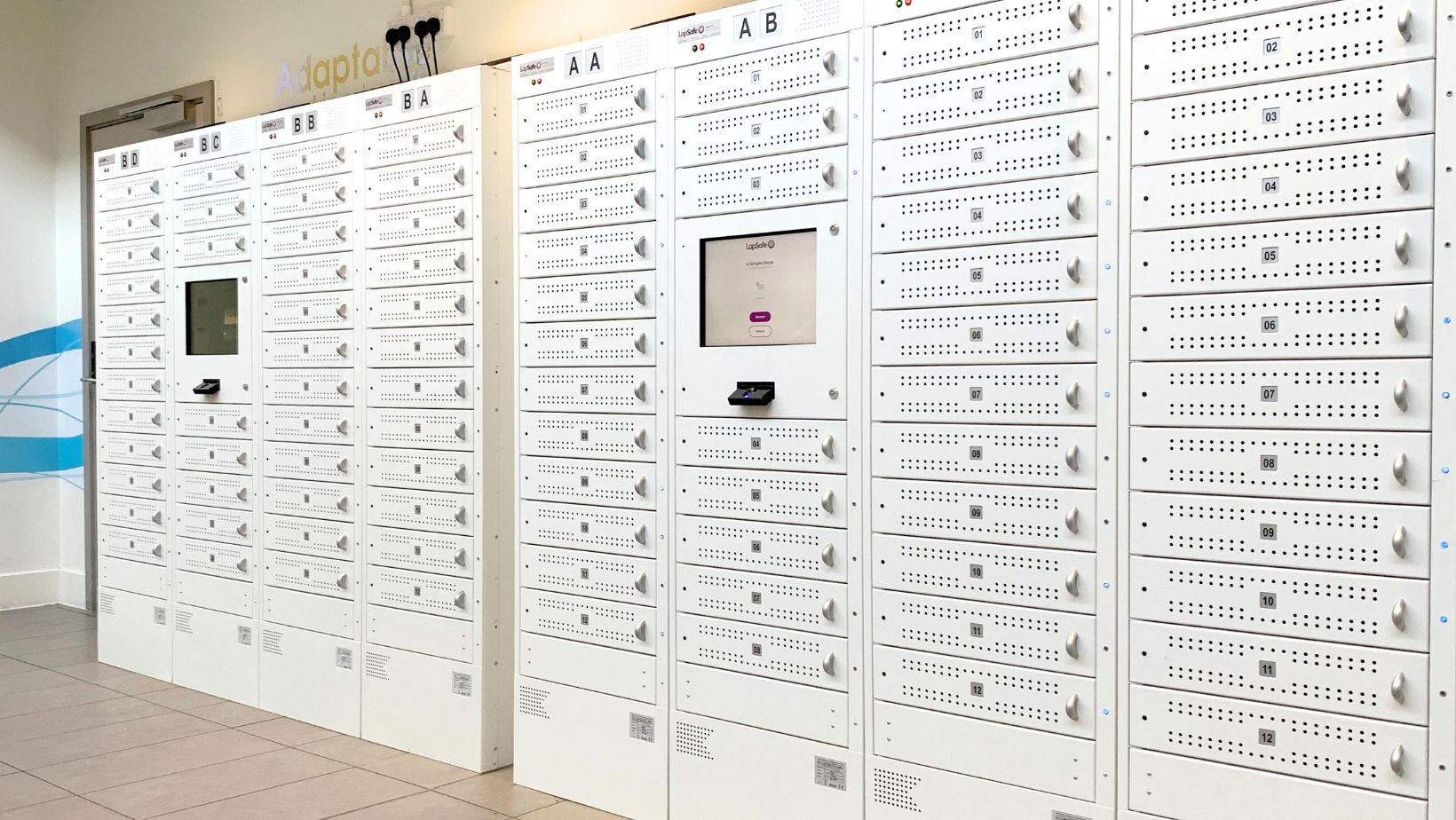 Why Smart Lockers Benefit the Healthcare Sector | HETT Insights